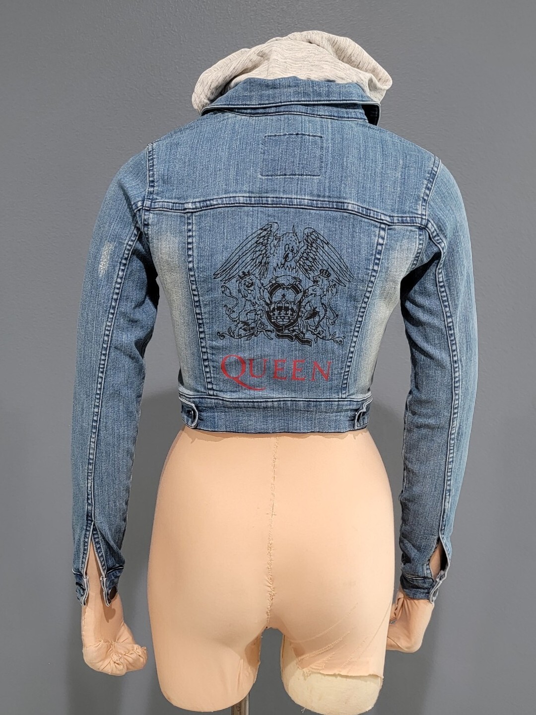 QUEEN Official Merchandise Cropped Stretch Denim Hood… - Gem