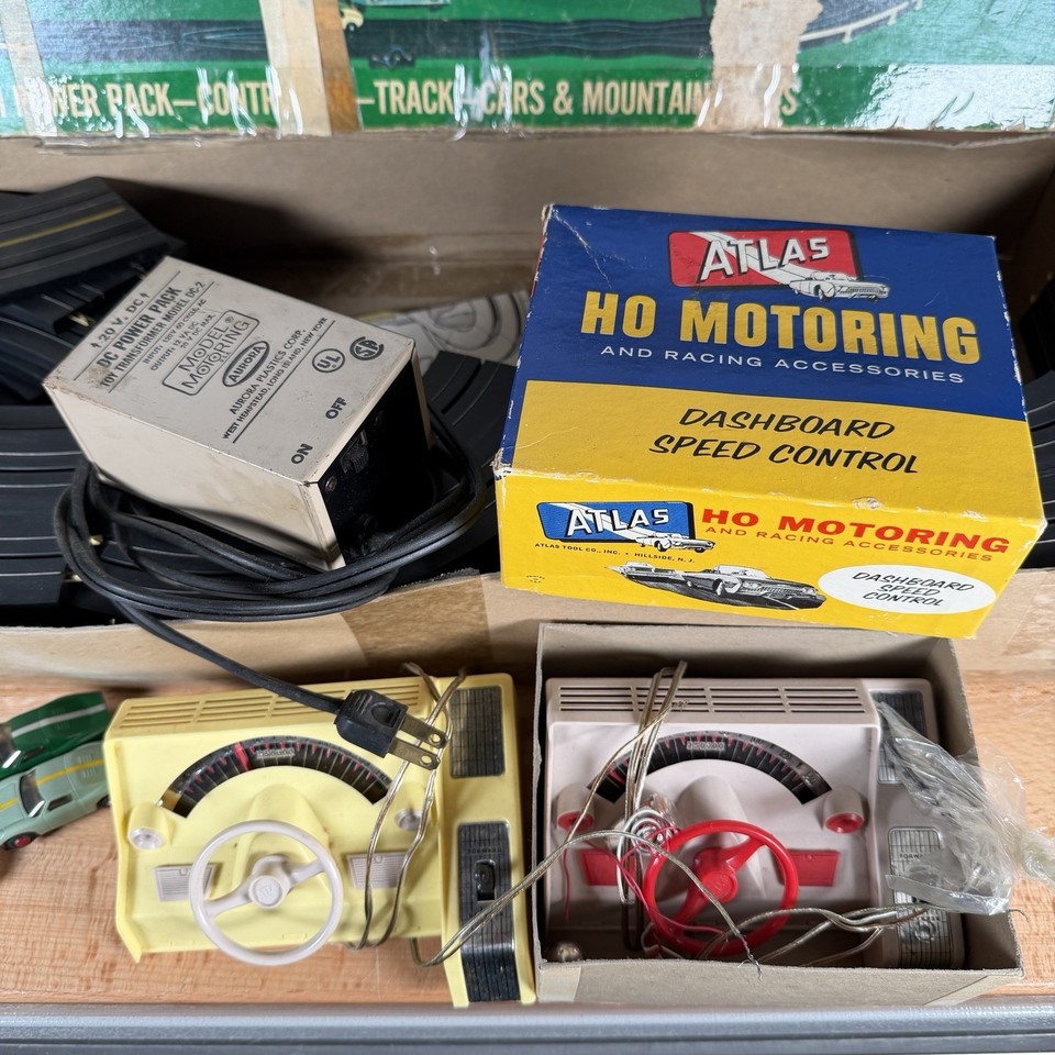VTG HO Race Set ATLAS #1209 Twin Pikes Peak Racing Set with 3 Slot Cars ...