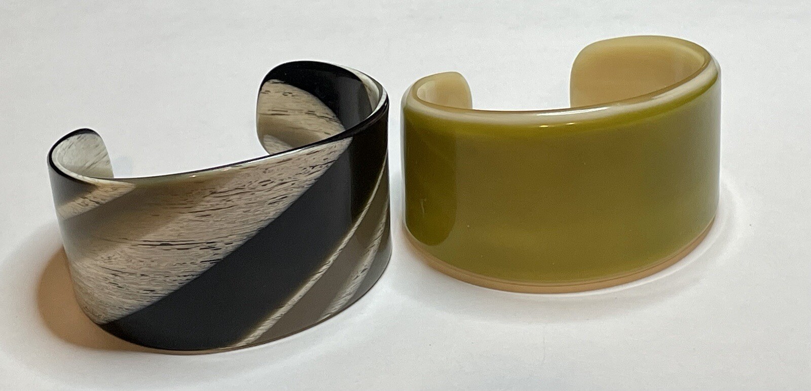 Retro 1960’s Lea Stein layered plastic cuff bracelet’s - Gem