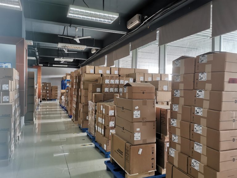 1PCS New In Box SCHNEIDER XBTGT7340 15" Touch Screen Panel XBTGT7340 | eBay