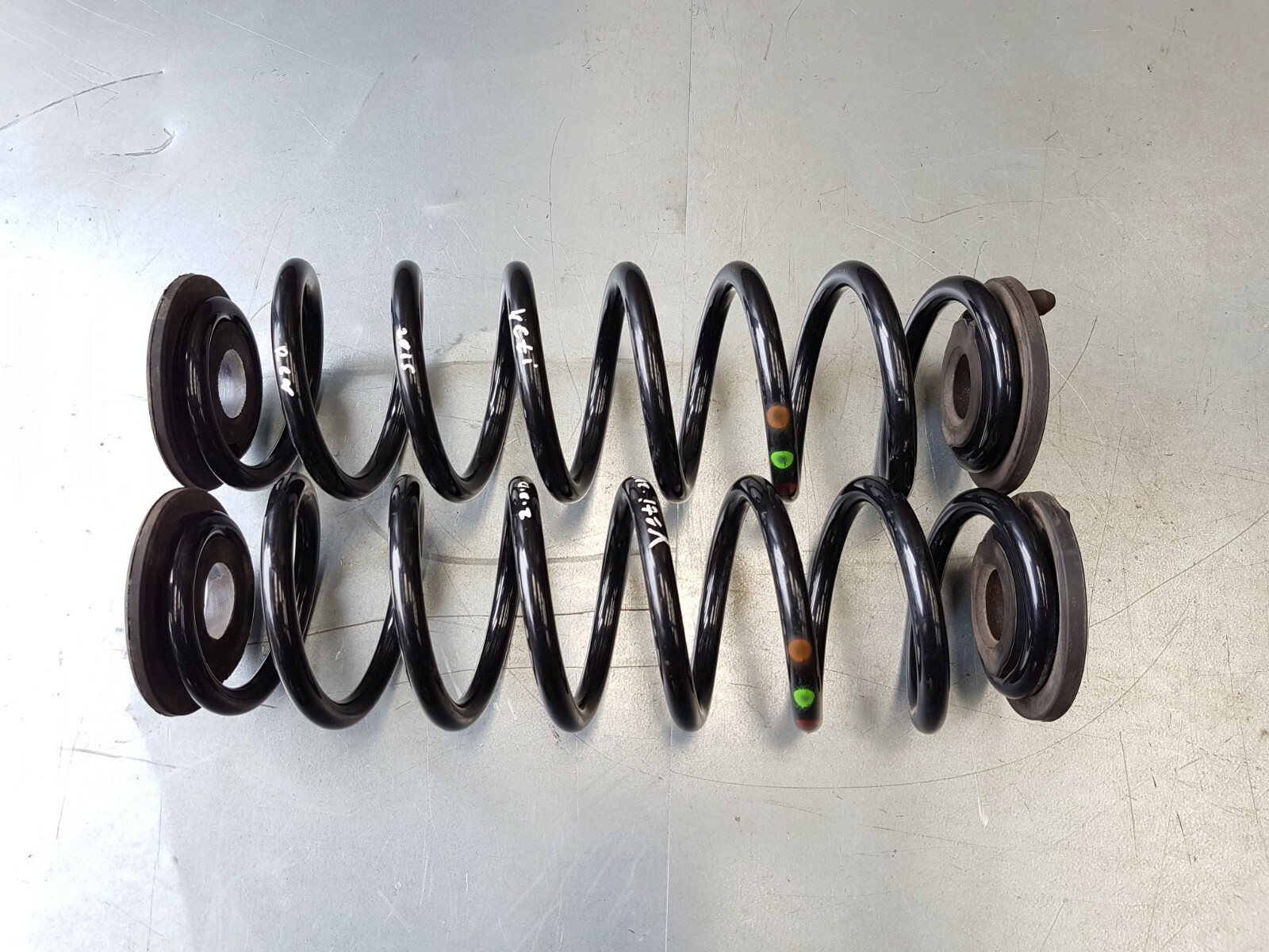 2014 SKODA YETI 2.0 TDI MANUAL 4WD LEFT & RIGHT REAR SUSPENSION COIL ...