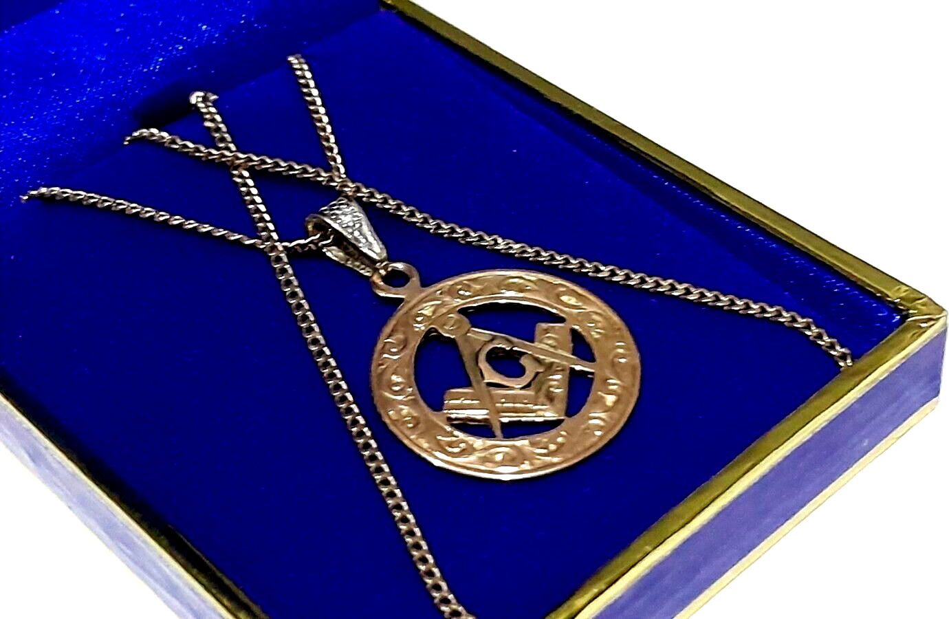 RARE DIA, 9ct Gold MASONIC Freemason Square & Compass Pendant on 20 ...