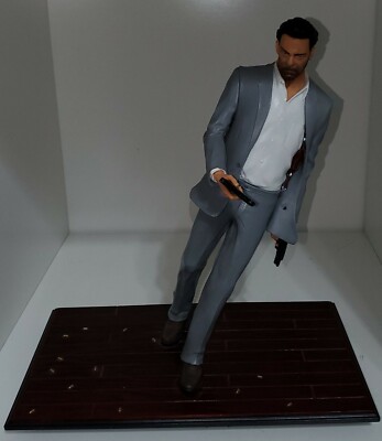 MAX PAYNE 3 FIGURE ON BASE FIGURINE STATUE TRIFORCE PLASTIC ROCKSTAR ...