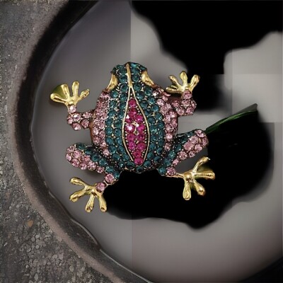 BEAUTIFUL VINTAGE INSPIRED ANTIQUE GOLD PLATED COLOURFUL CRYSTAL FROG ...