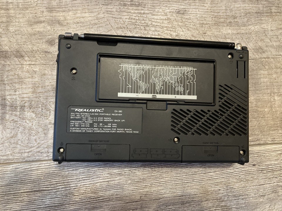 REALISTIC Radio Shack AM/FM/LW Radio Shortwave Receiver Digital Model ...