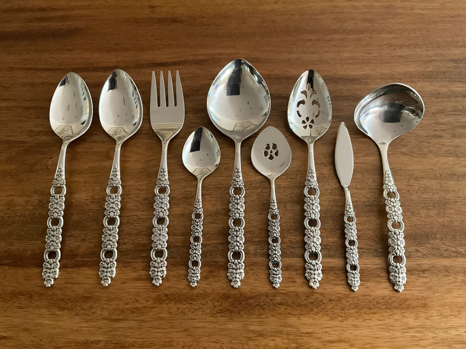Oneida Community Stainless Silverware / Flatware Complete Set - Viola ...