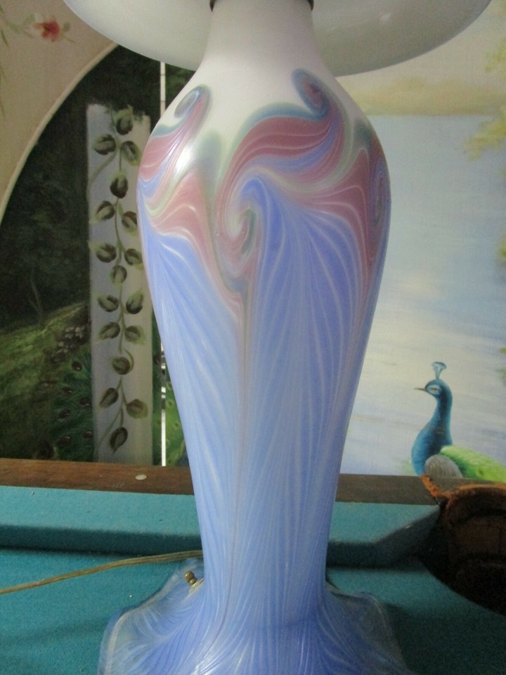 Signed ORIGINAL Vandermark Iridized Art Glass Pulled Feather TABLE LAMP ...
