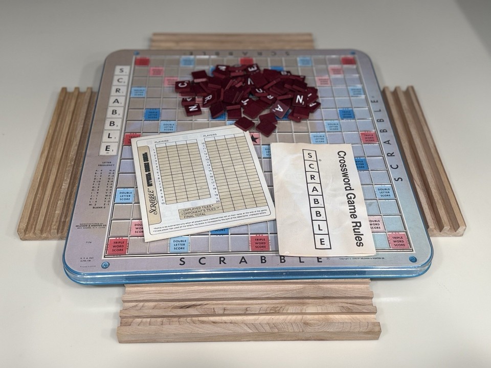 1954 SCRABBLE DELUXE TURNTABLE Game RED Tiles 71 Selchow and Richter No ...