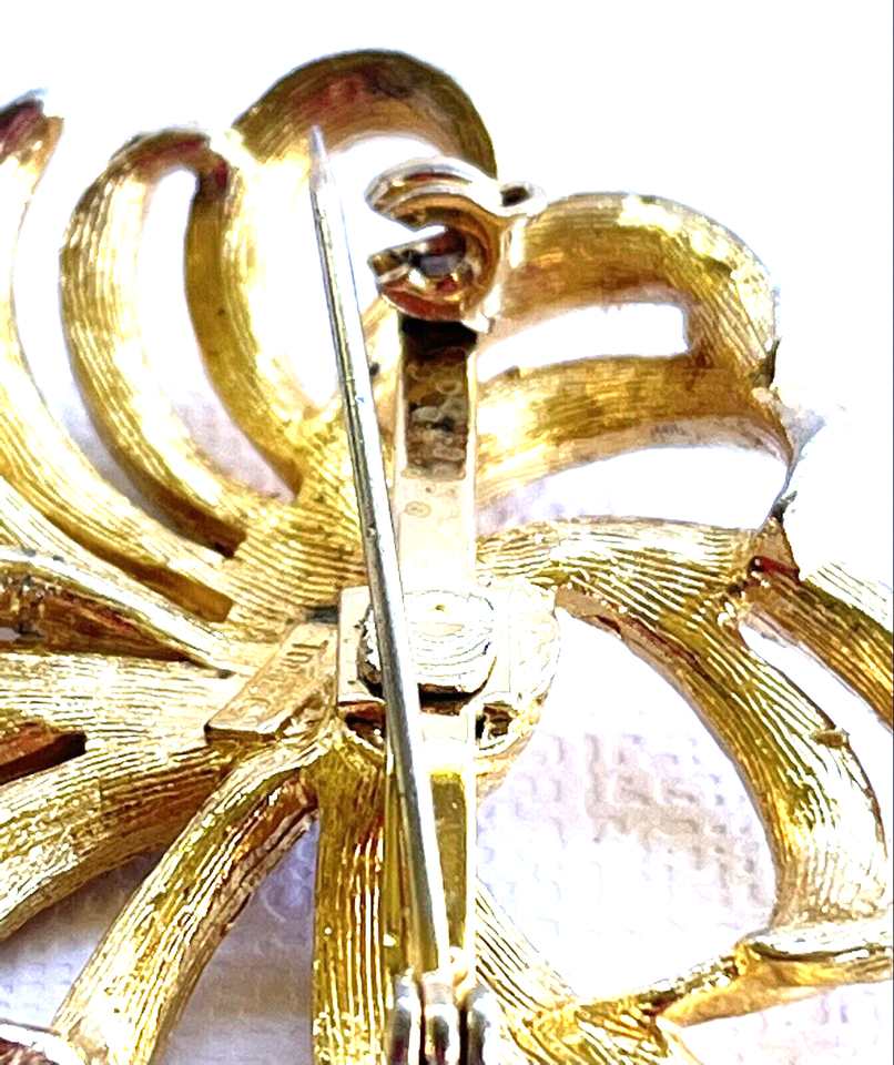 1970's TORINO Gold Tone Ribbon Swirl Brooch Pin Signed Costume Jewelry ...