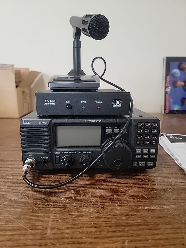 Icom IC-718 Ham Radio w/IT-100 Autotuner And Icom Sm-20 Microphone And ...