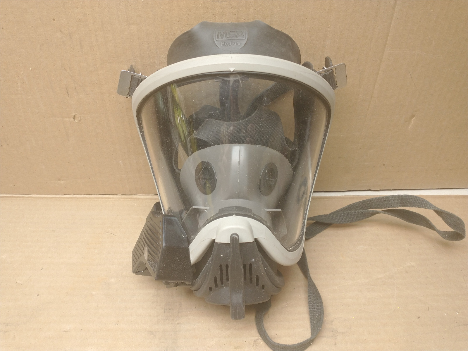 MSA Ultra Elite respirator gas mask size Medium M - has damage to HUD ...