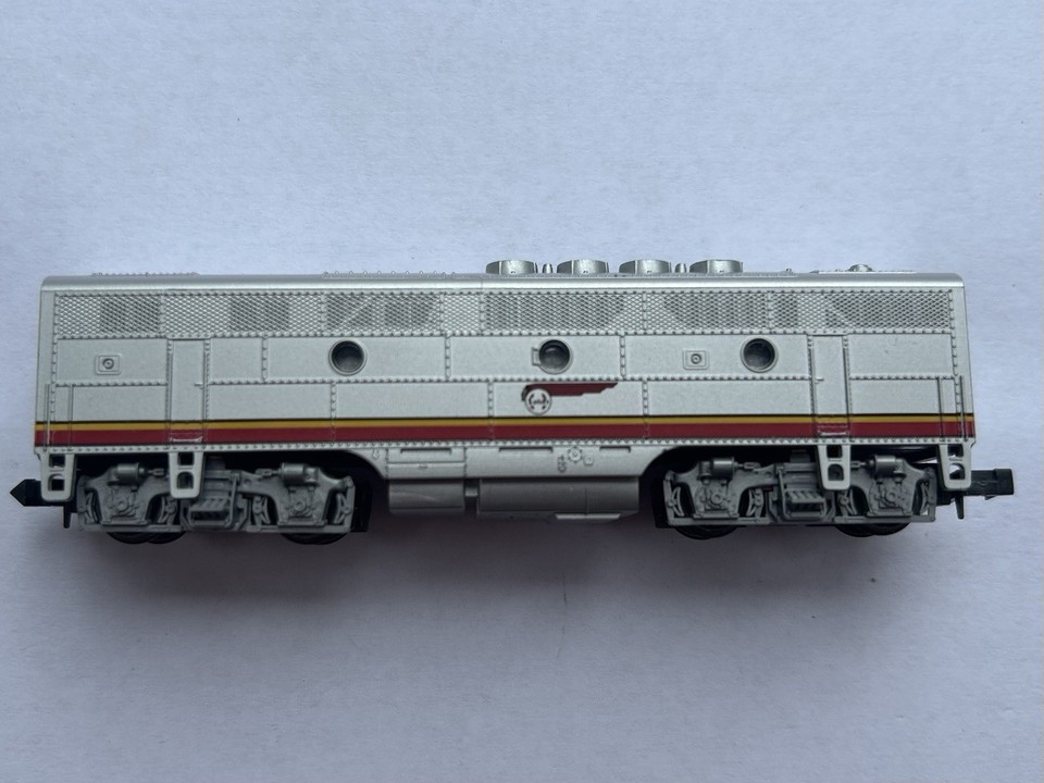 Kato N Scale Santa Fe Phase 2 EMD F3B Diesel Locomotive - (TESTED LN ...