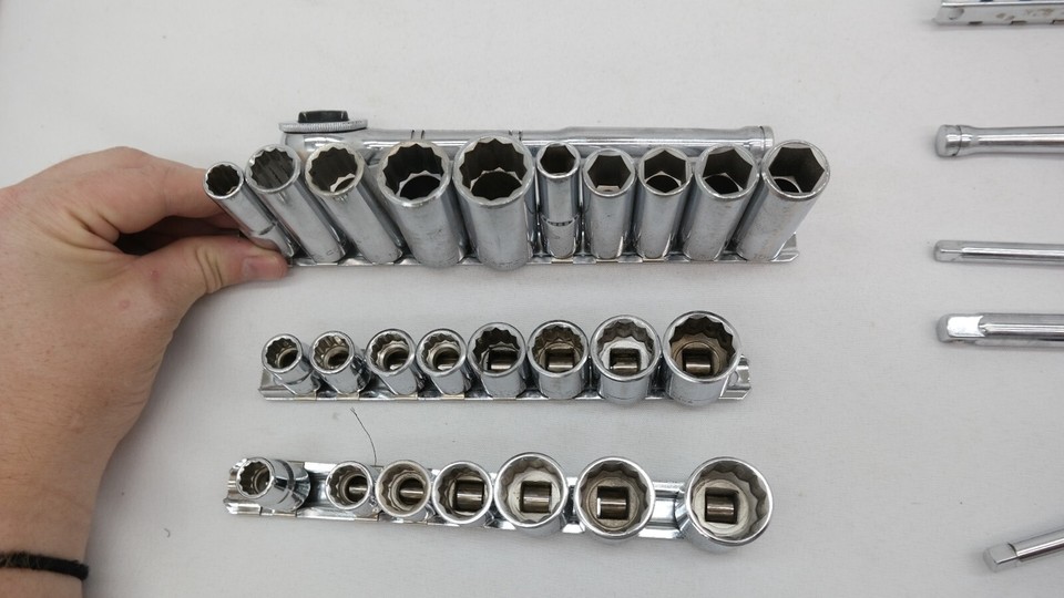 Sears Craftsman 1/4” & 3/8” Metric/SAE Ratchet Socket Set w/ Bifold ...