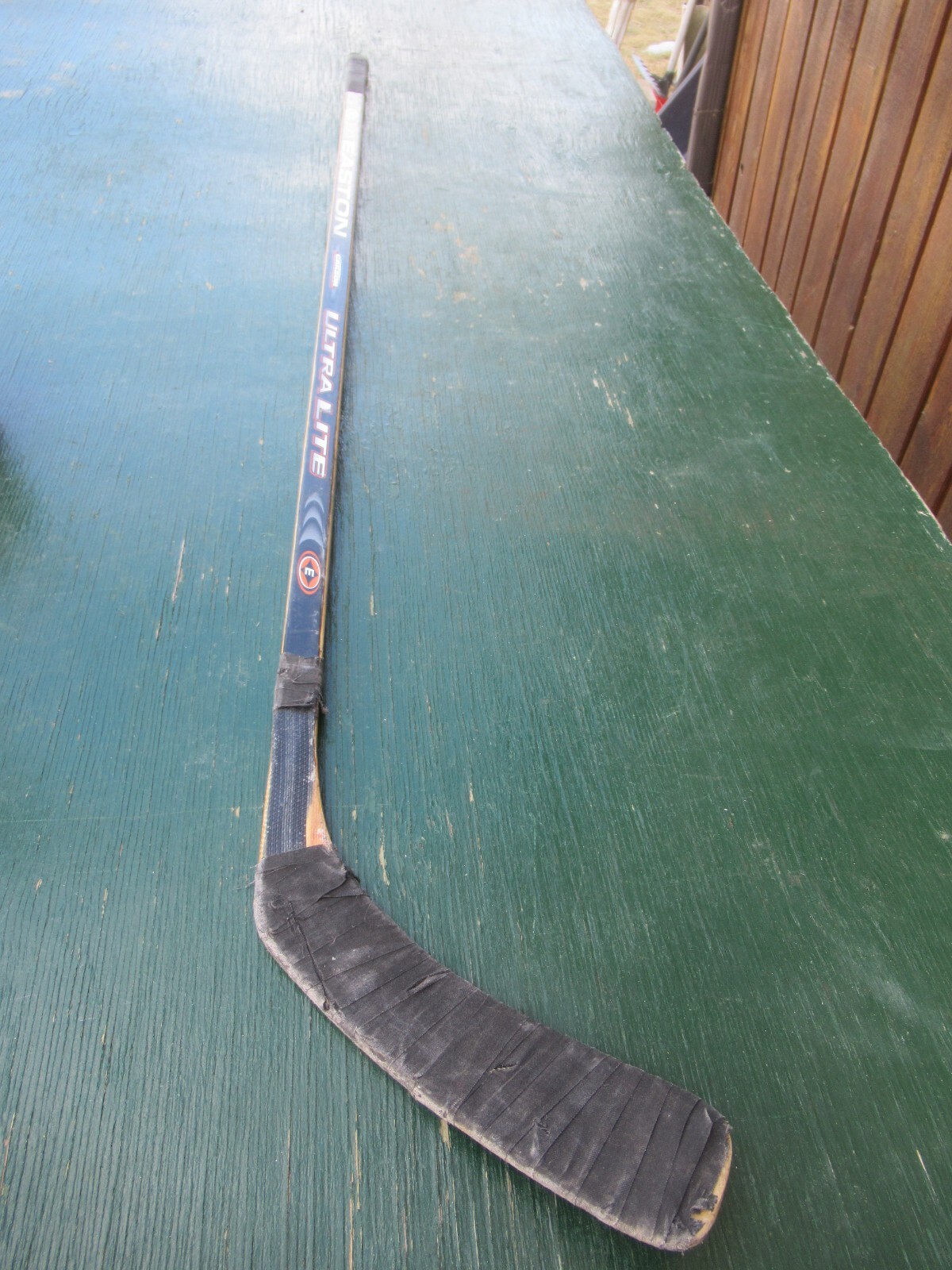 VINTAGE Wooden 60" Long Hockey Stick EASTON ULTRA-LITE | eBay