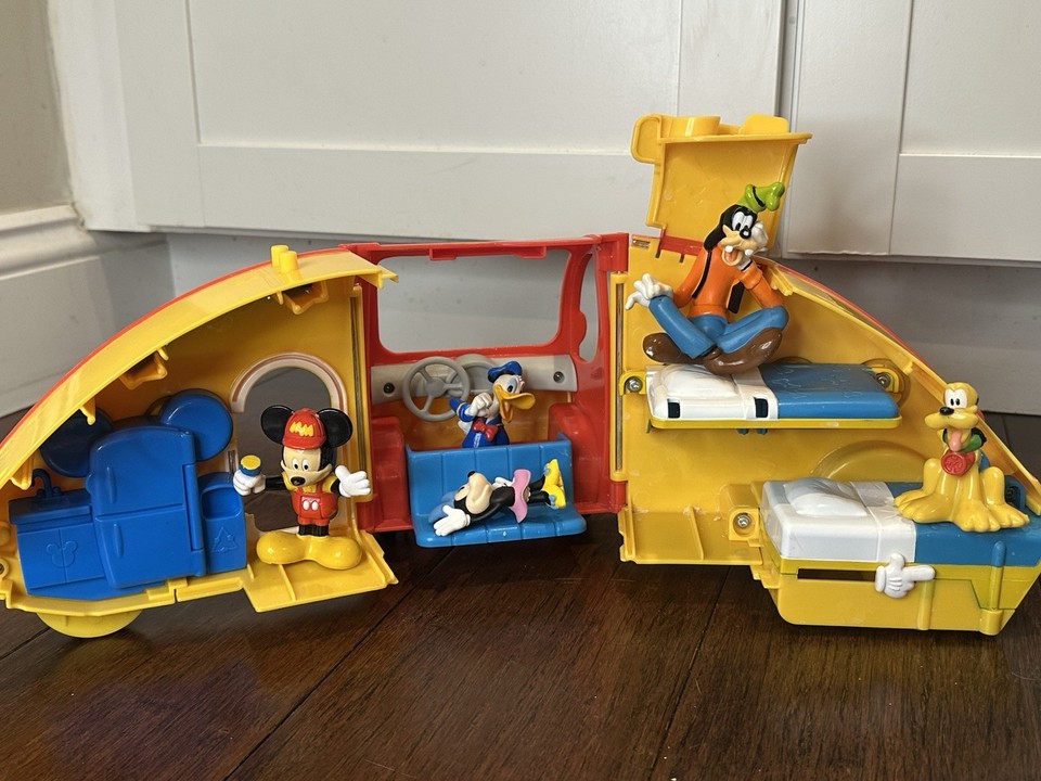 2009 Disney Mickey Mouse Camper RV Playset w/ 6 Figures & Grill – Works ...