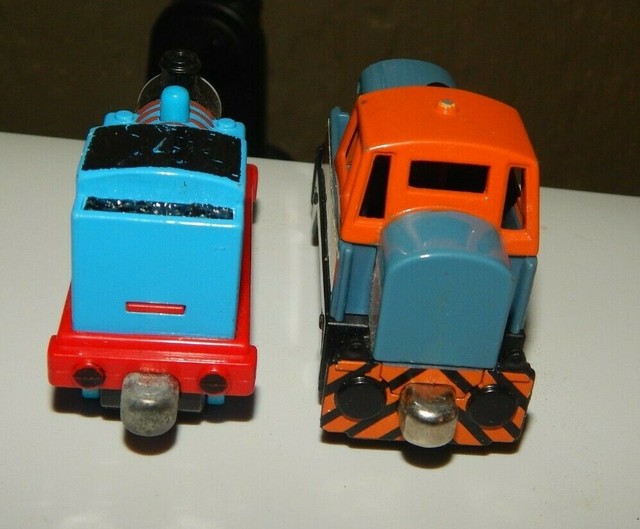 Den Thomas and Friends Take N Play Along Diecast Train Engine ...