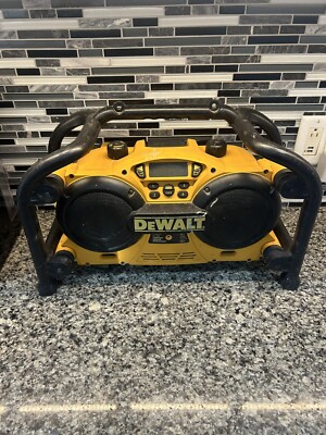 DeWALT Work Site Radio/Charger DC011 Portable Rugged Outdoor AM/FM ...