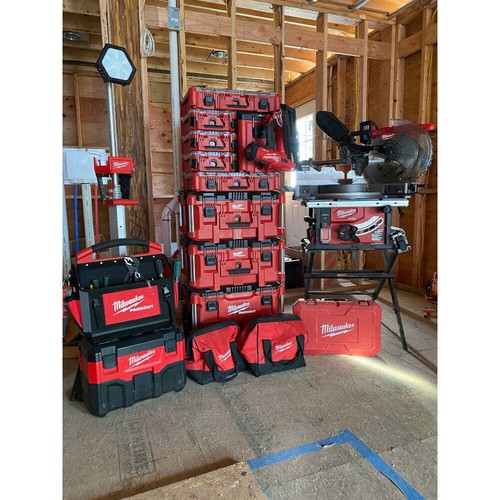 Milwaukee 48-22-8425 100-Pound Capacity Polymer Packout Large Tool Box ...