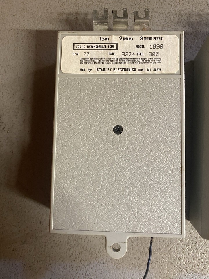 MultiCode 1090 300MHz Multi-Code 1-Channel Gate or Garage Receiver ...