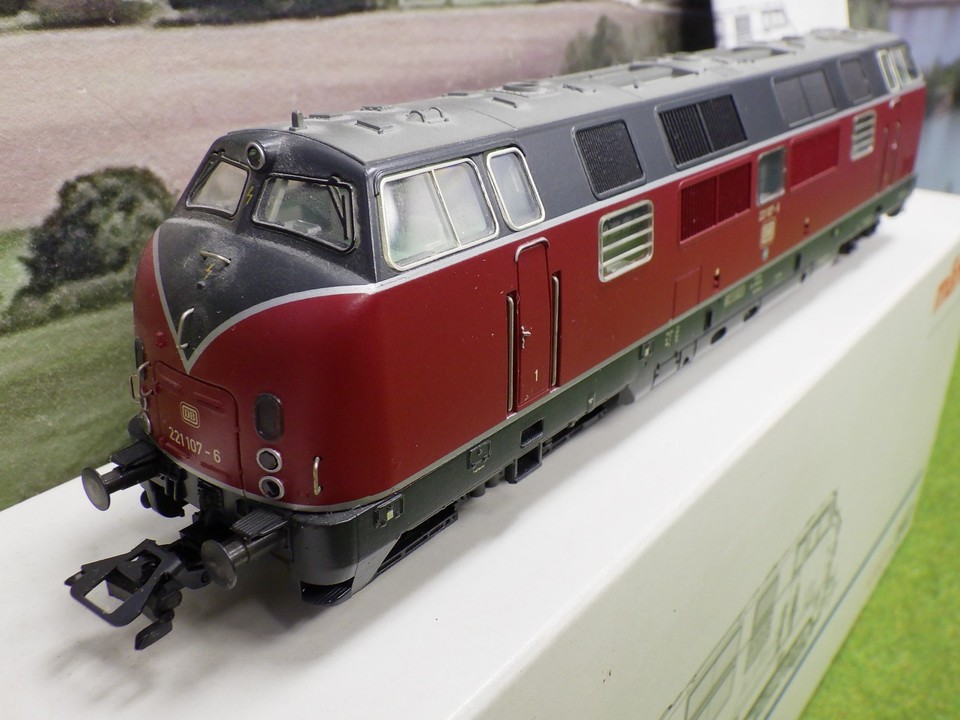 Märklin 3582 H0 Diesellok DB 221 107-6 in OVP (ZR) K1034 | eBay.de