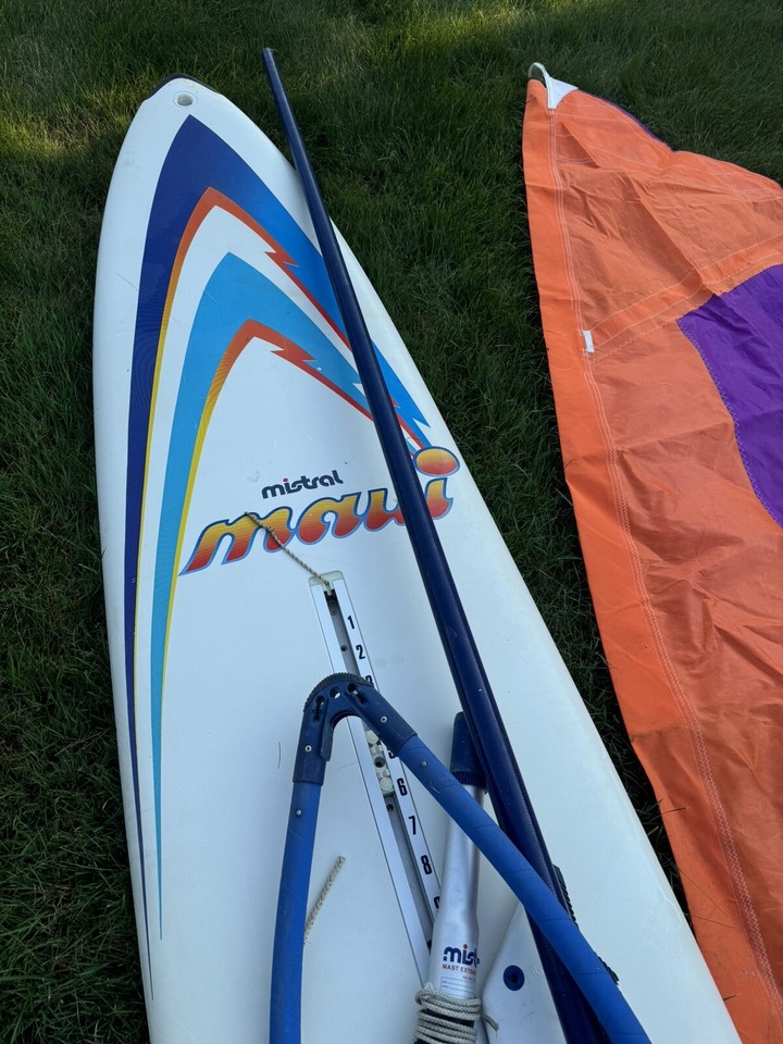 Mistral MAUI Sailboard + Sail + Extension - Mast + Boom - Excellent ...
