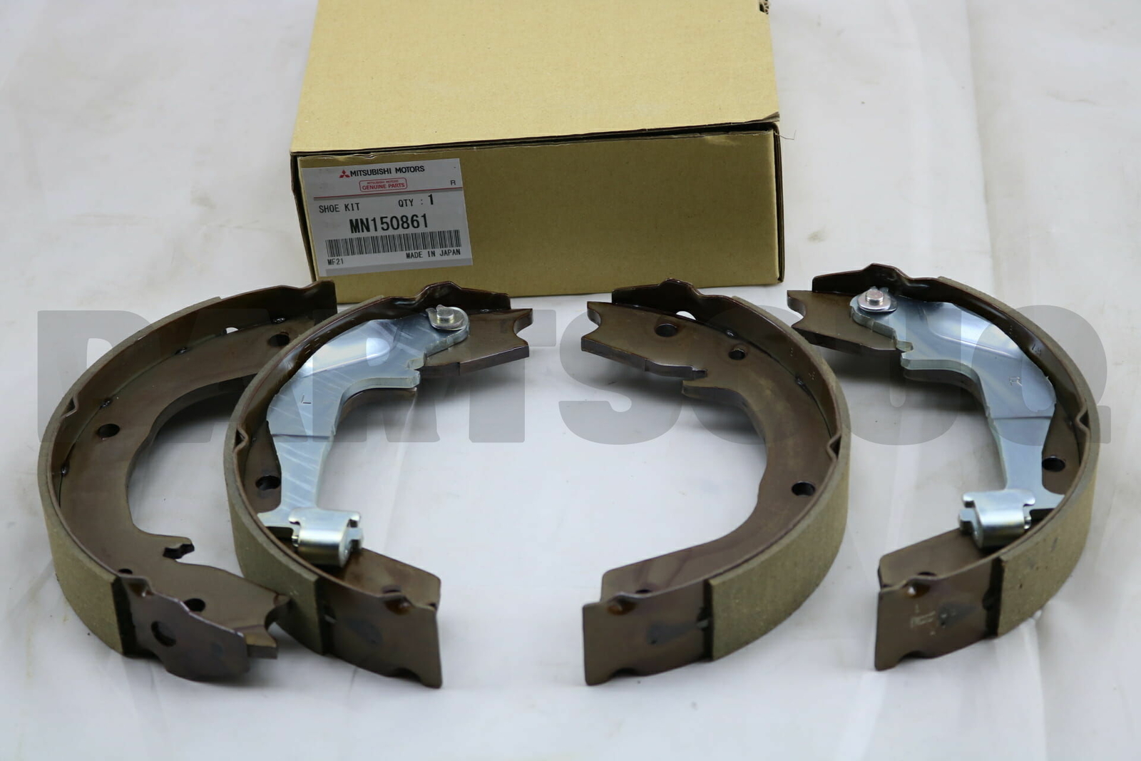 MN150861 Genuine Mitsubishi SHOE SET,RR BRAKE | eBay