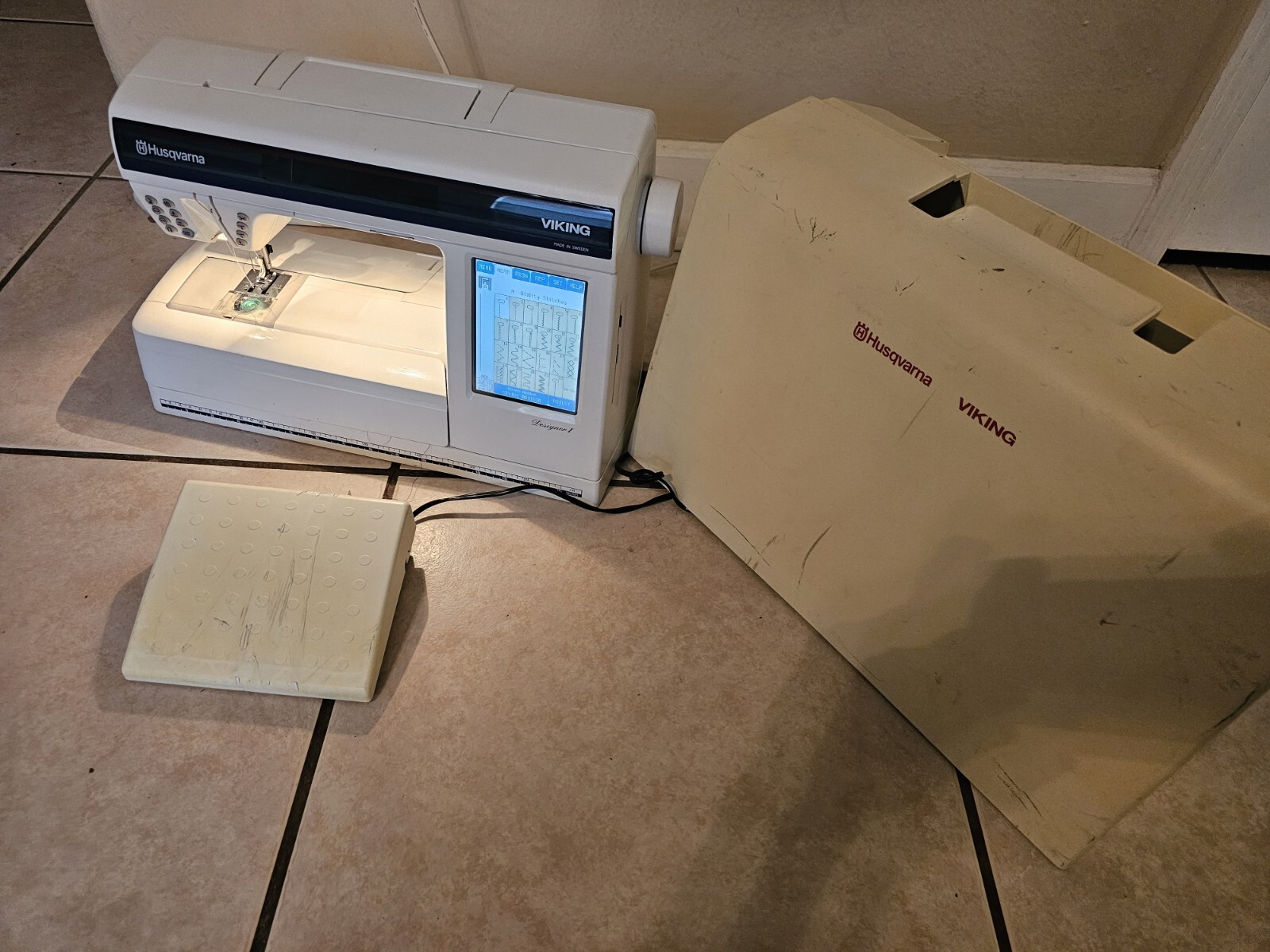 Husqvarna Viking Designer 1 Sewing Machine Tested | eBay