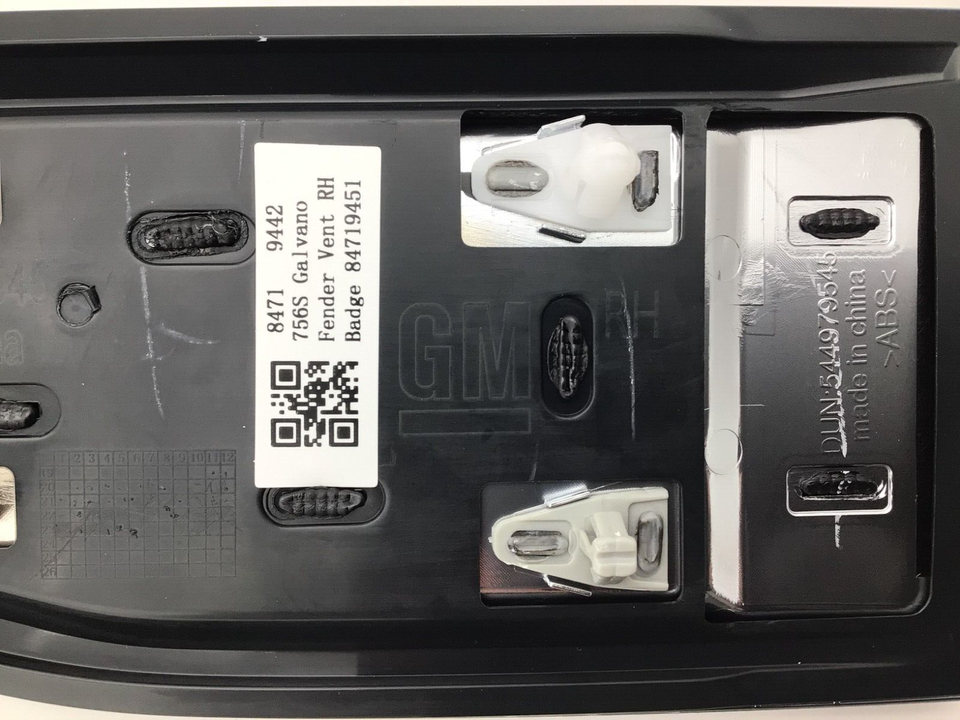 2021 - 2024 GMC Yukon Denali front Passenger Side Fender Emblem new OEM ...