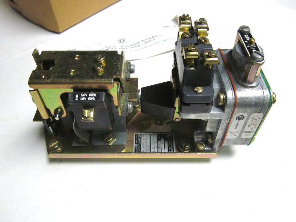 * NIB Square D Pneumatic Timing Relay Class 9050 . Type B .. Series E ...