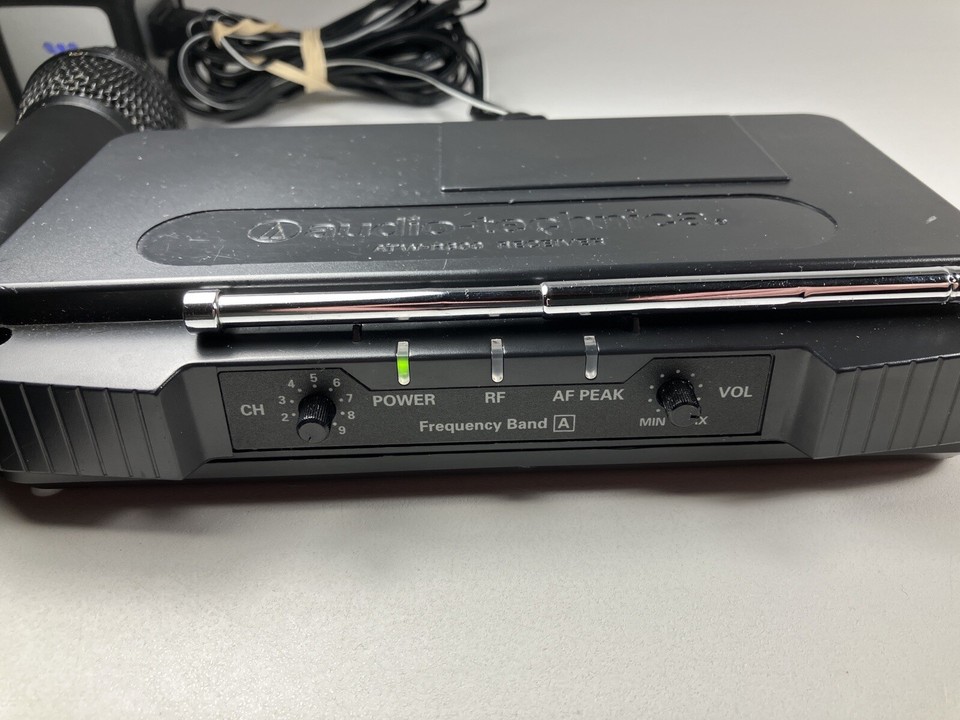 Audio Technica 600 Series Wireless Microphone R600x Reciever & ATW ...