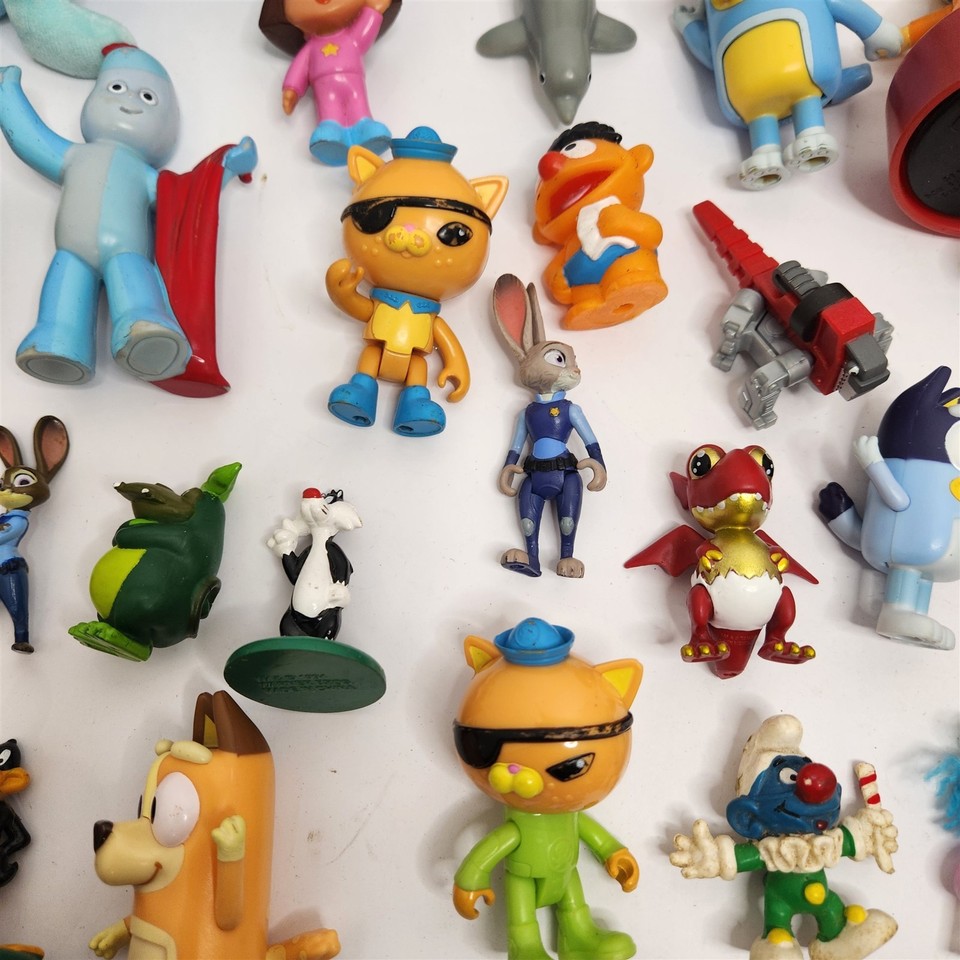 Kids Toys Lot Action Figures Mixed Disney Bluey Simpsons Smurfs COL ...