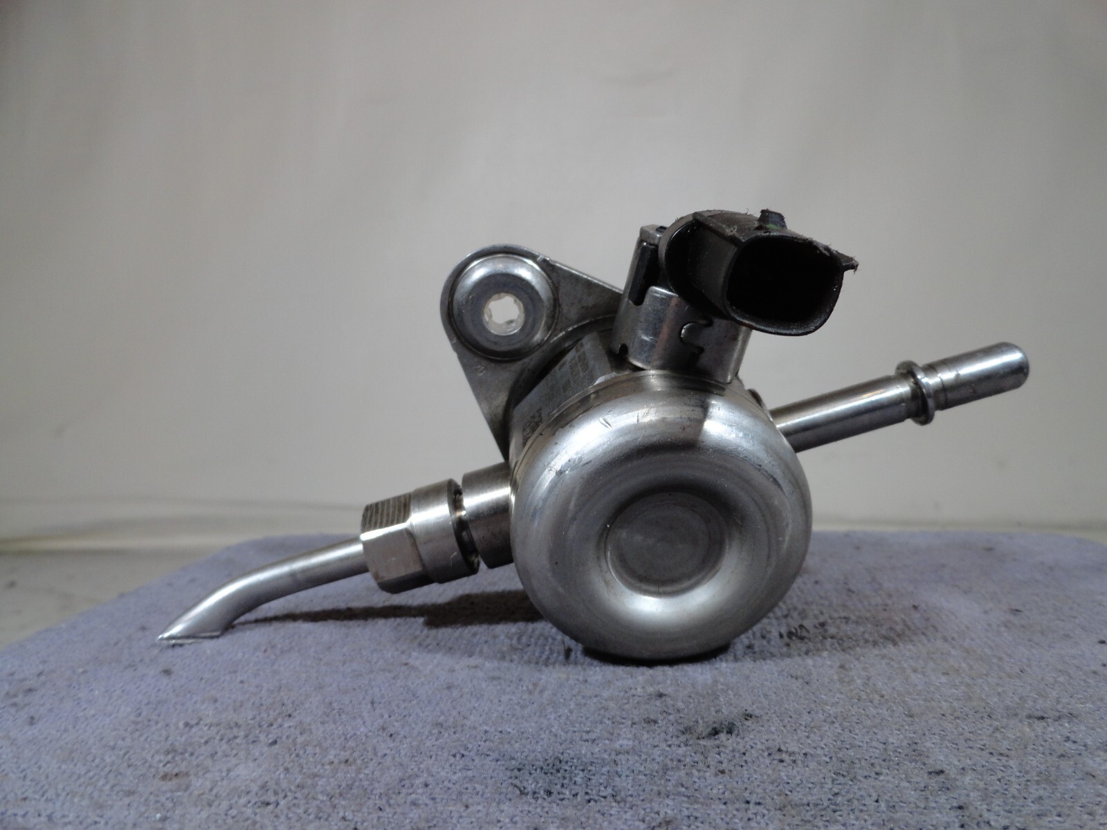 High Pressure Fuel Pump From 2018 Chevrolet Equinox #12672144 | eBay