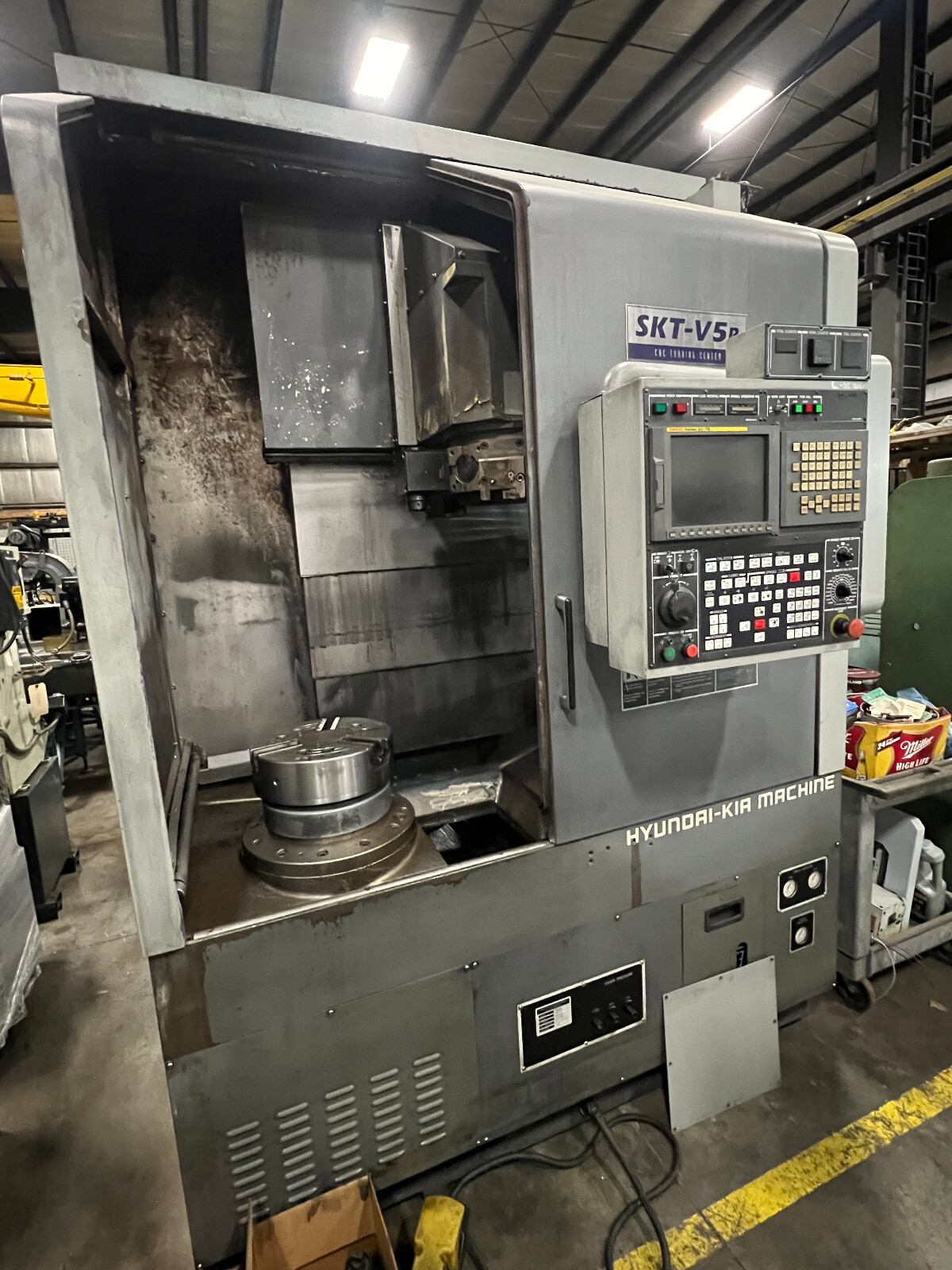 HYUNDAI KIA 31.5" CNC VTL WITH LIVE TOOLING, 15" 3-JAW CHUCK, FANUC ...