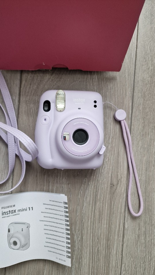 Fuji Instax Mini 11 Lilac Instant Print Camera (with matching case ...