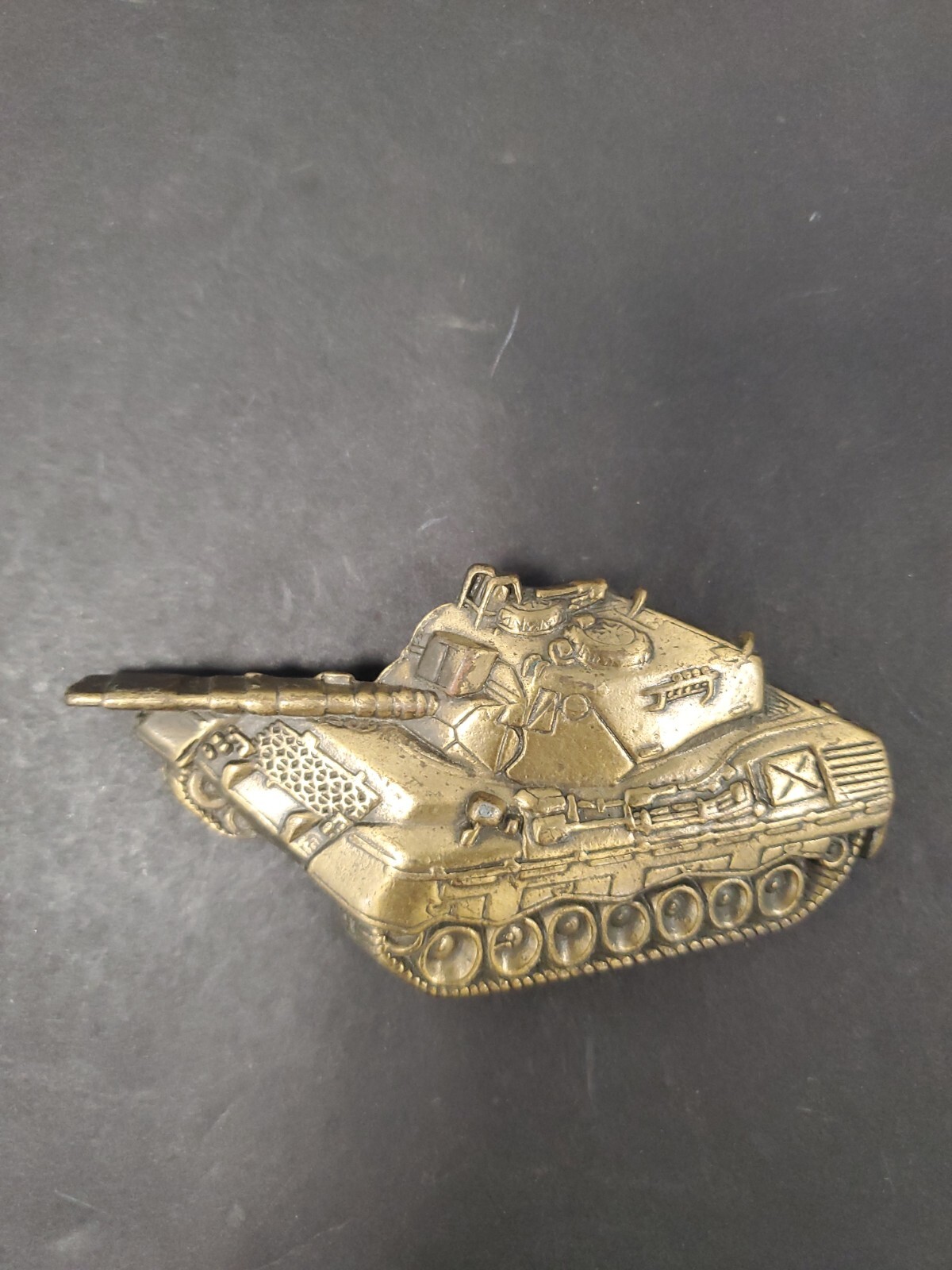 Sherman tank belt buckle - Gem