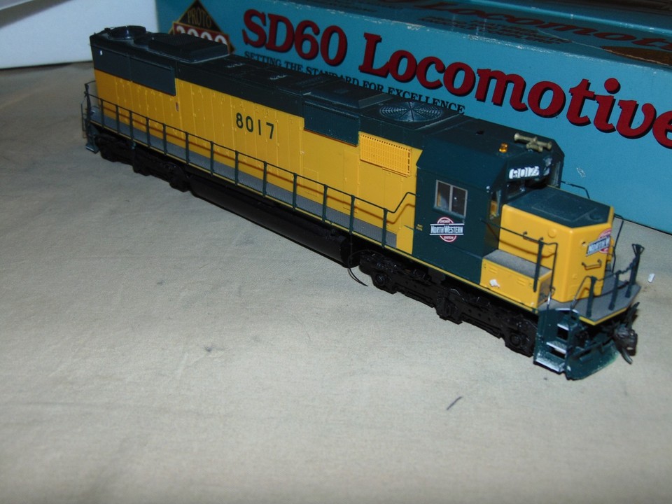 PROTO 2000 23483 CHICAGO NORTHWESTERN SD60 DIESEL WITH DCC + BOX | eBay
