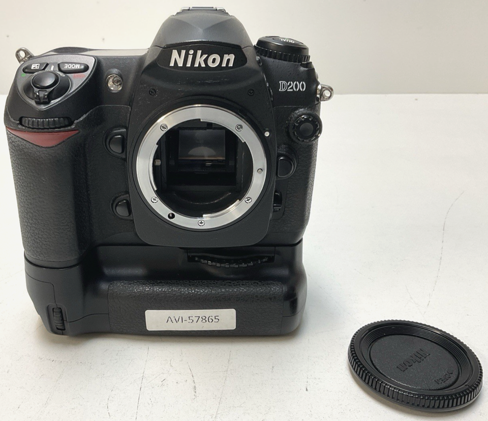 Nikon D200 Digital Camera Body W/ MB-D200 Multi Powered Battery Pack ...
