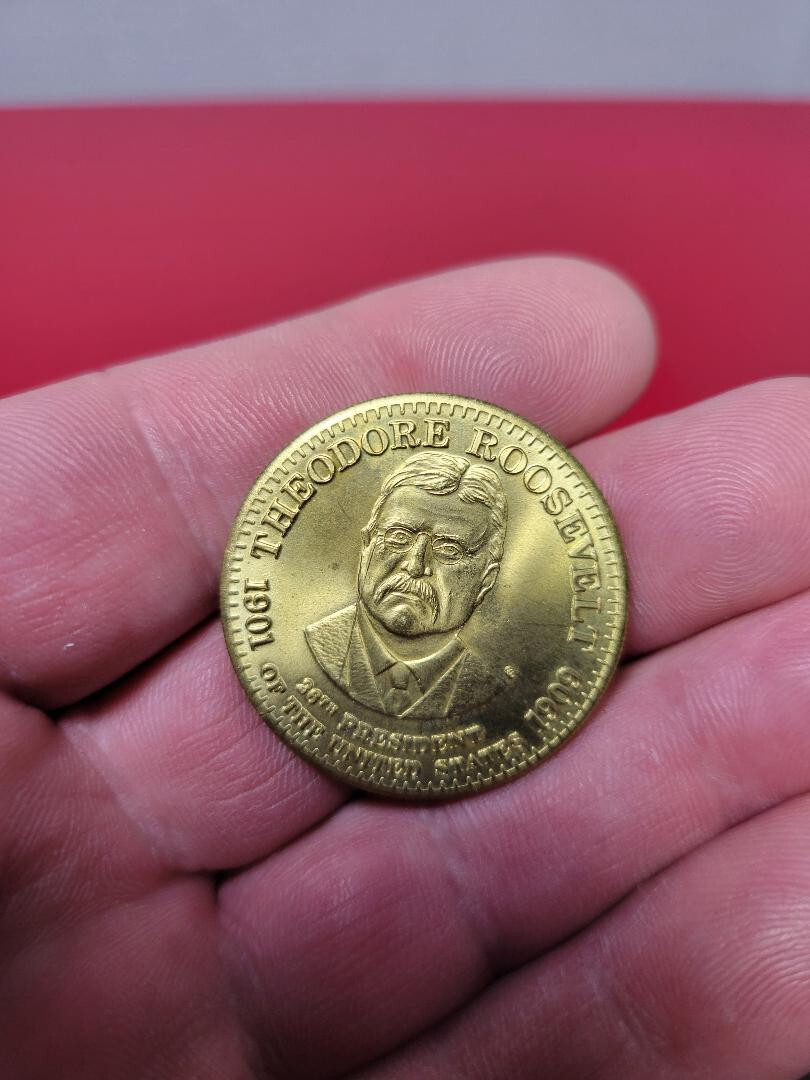 Moneda De Theodore Roosevelt US Gold Presidential Dollar Met John