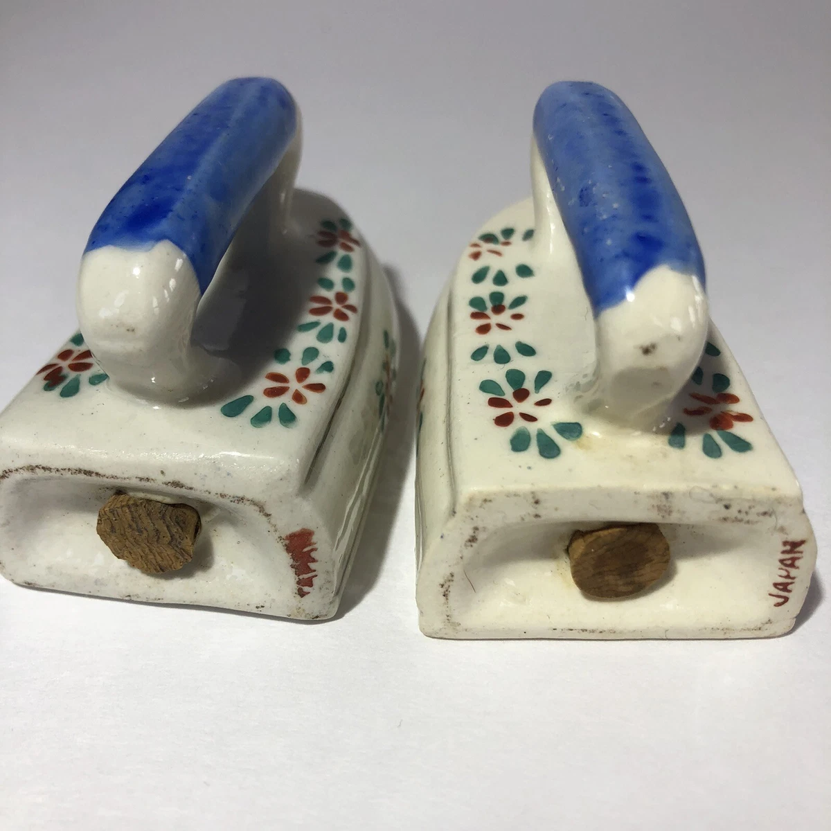 Sad Animated Pepper Shaker