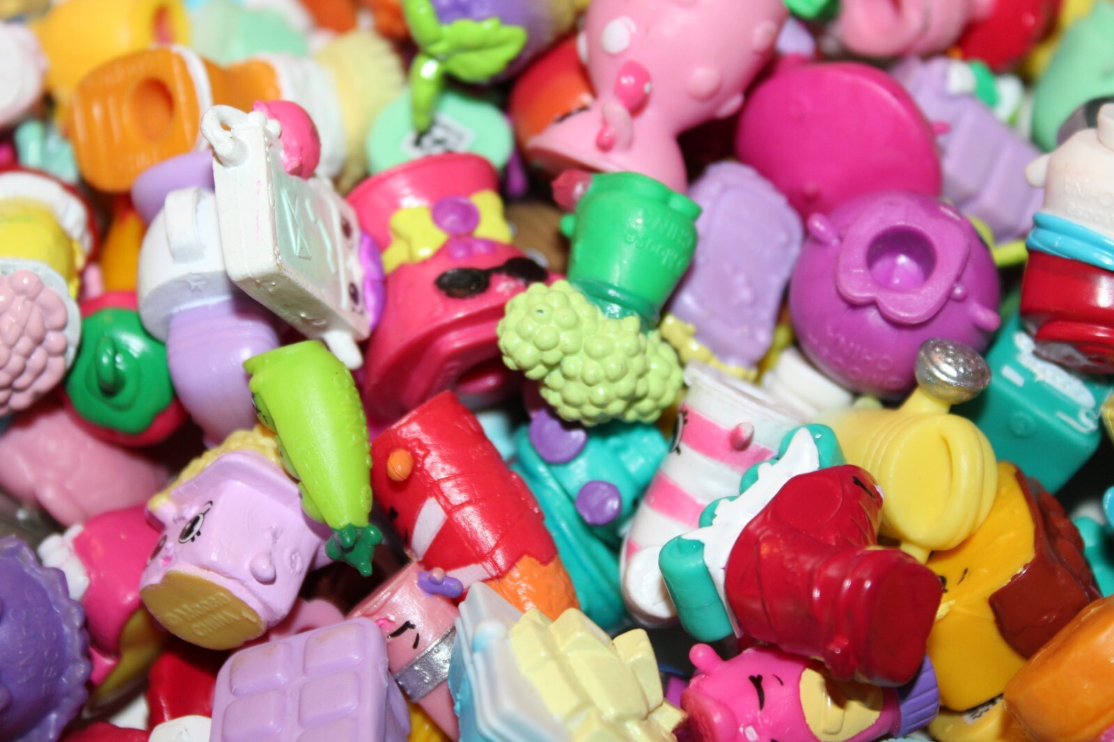 SHOPKIN Collectible Set (9) Random Shopkins LOT Mixed No Duplicates ...