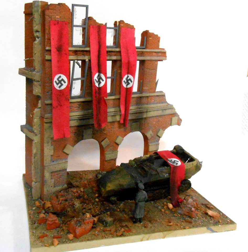 Dioramas Plus DP24 Fall Of Berlin 1/35 Scale Model Kit Diorama Base ...