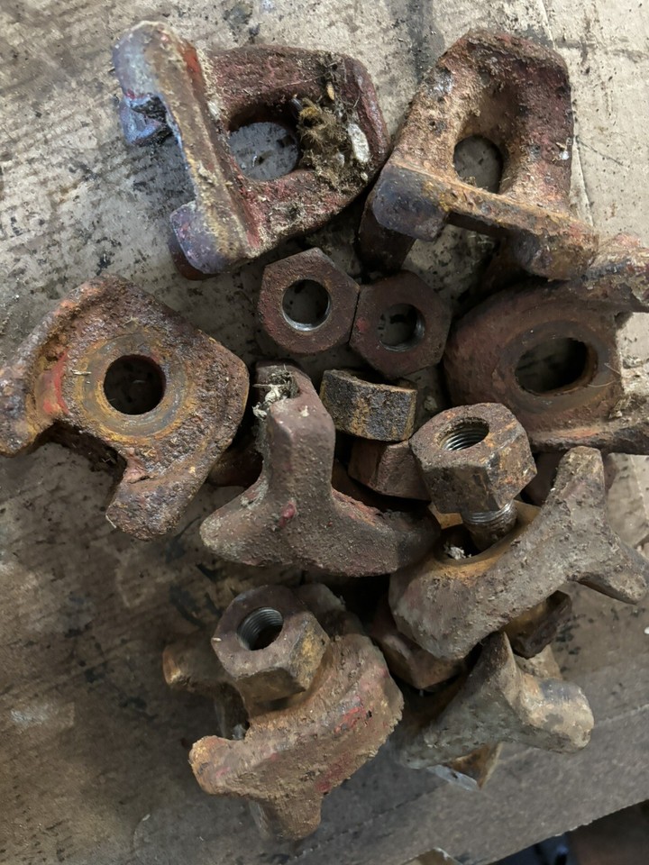 VINTAGE FARMALL 460 ROW CROP TRACTOR- REAR WHEEL CLAMPS- ONE SIDE-1959 ...