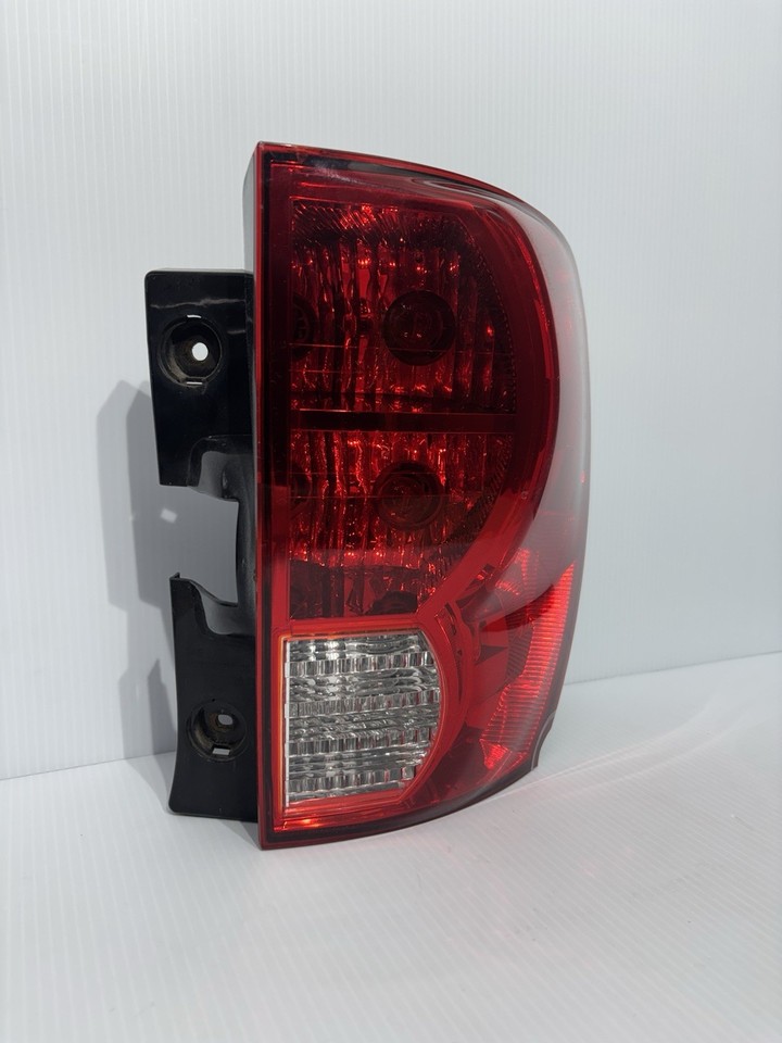 2006- 2009 Pontiac Torrent Passenger Taillight OEM Tail Lamp Right ...