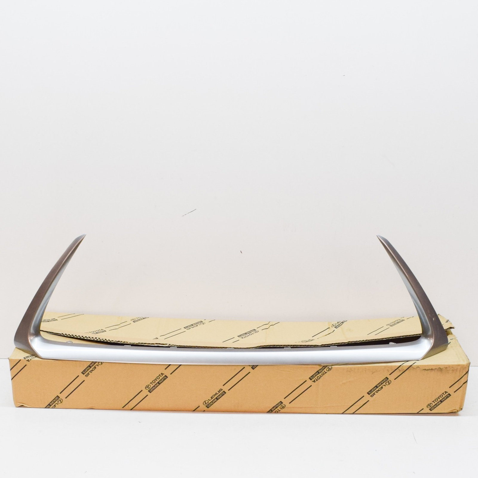 LEXUS CT 200H Front Bumper Radiator Grille Surroud Trim 53122-76010 NEW ...