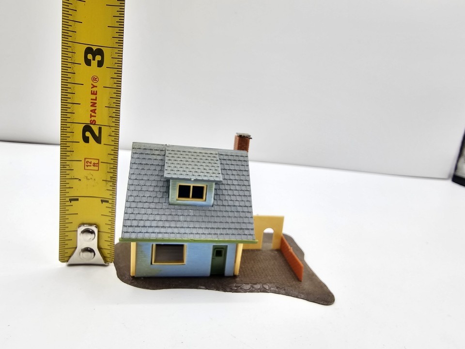 FALLER? N SCALE BLUE & WHITE HOUSE MODEL TRAIN LAYOUT SCENERY RAILROAD ...