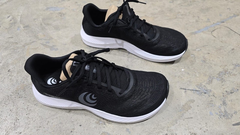 Topo Athletic Men's Fli-Lyte 5 Running Shoes (Black/White) Size 10.5 US ...