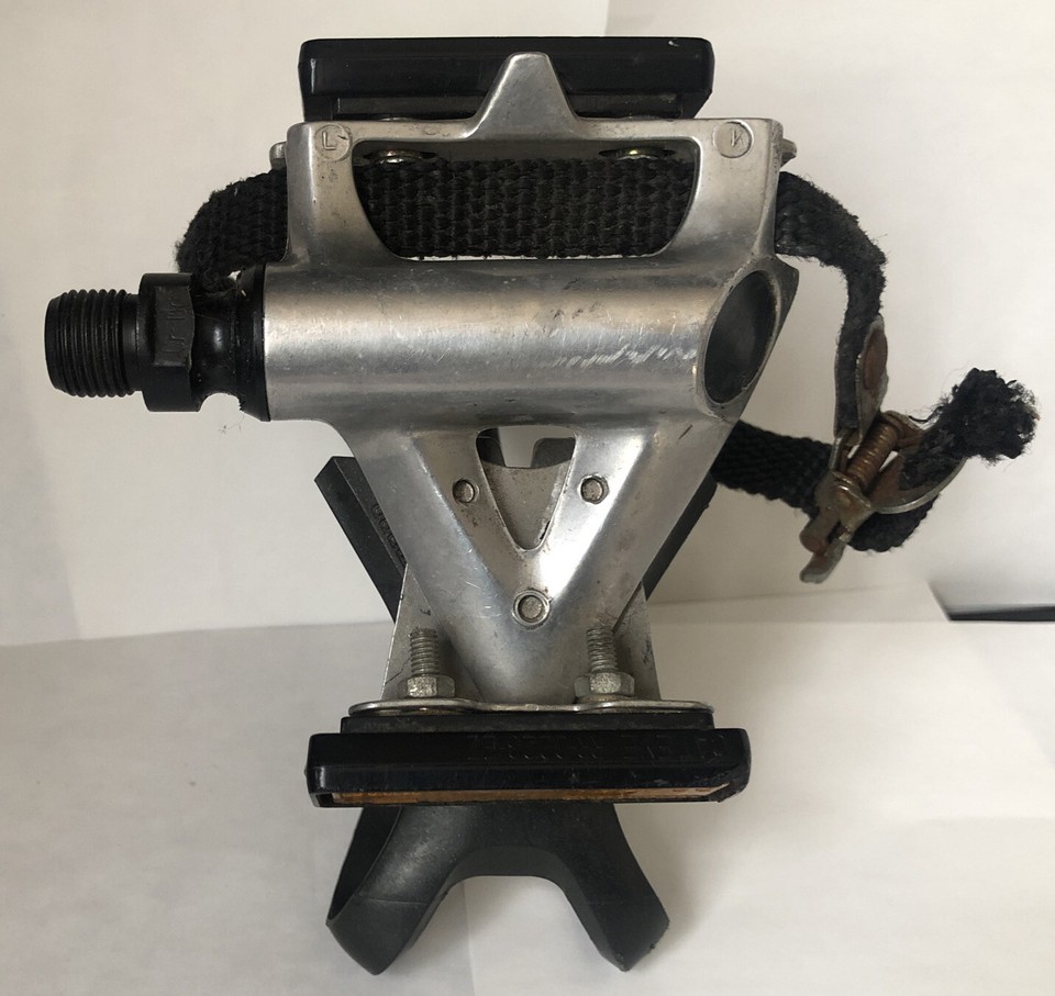 Shimano 105 Road Racing Bike Pedals w Toe Clips, Straps & Reflectors ...