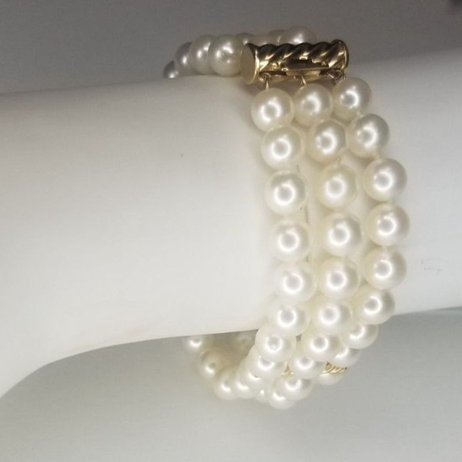 1960s Vintage 14K Triple Pearl String Bracelet Fluted… - Gem