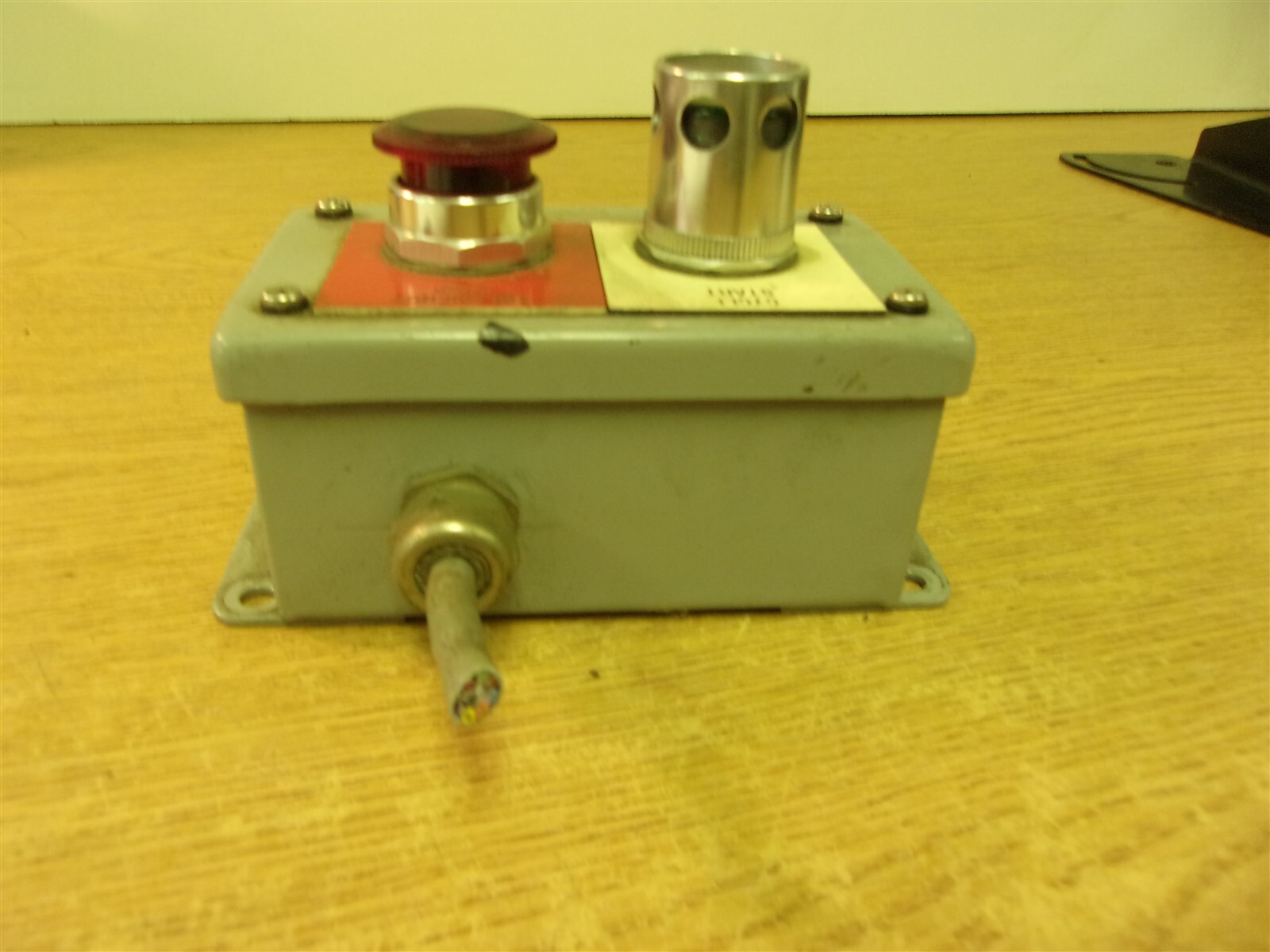 SCE Enclosure Type 12 LR97418 A-2 192 SCE-2PB With Start Stop *FREE ...