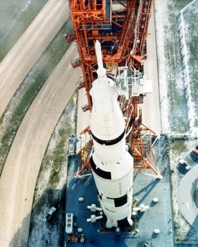 Apollo Saturn Rocket With Capsule Starship Vs Saturn V: Comparing The